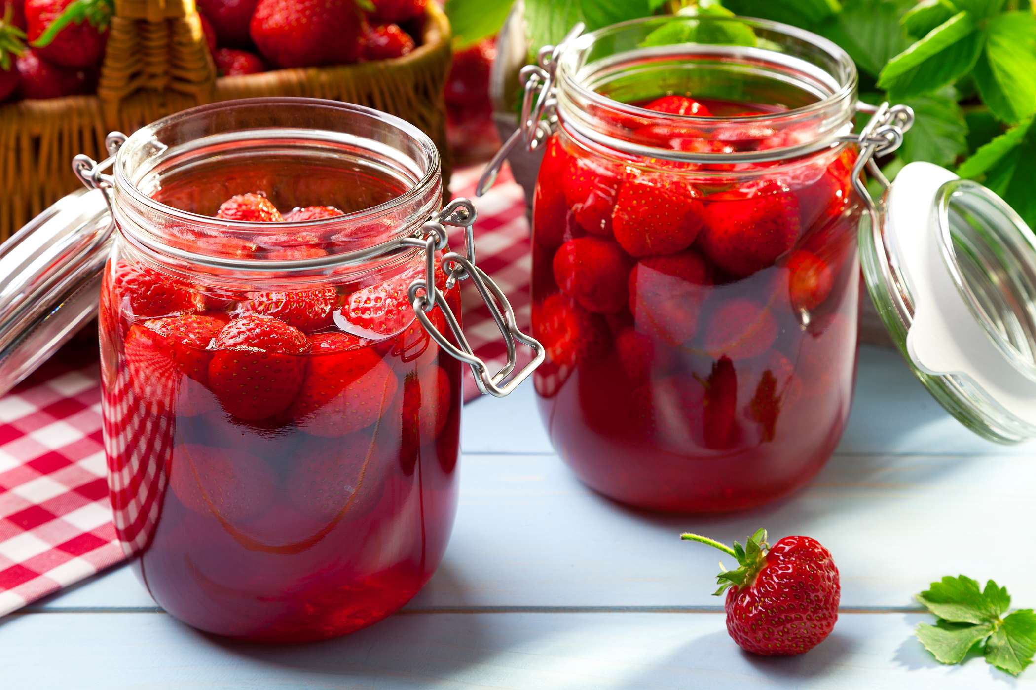 Kompot z malin | przepis na FajneGotowanie.pl