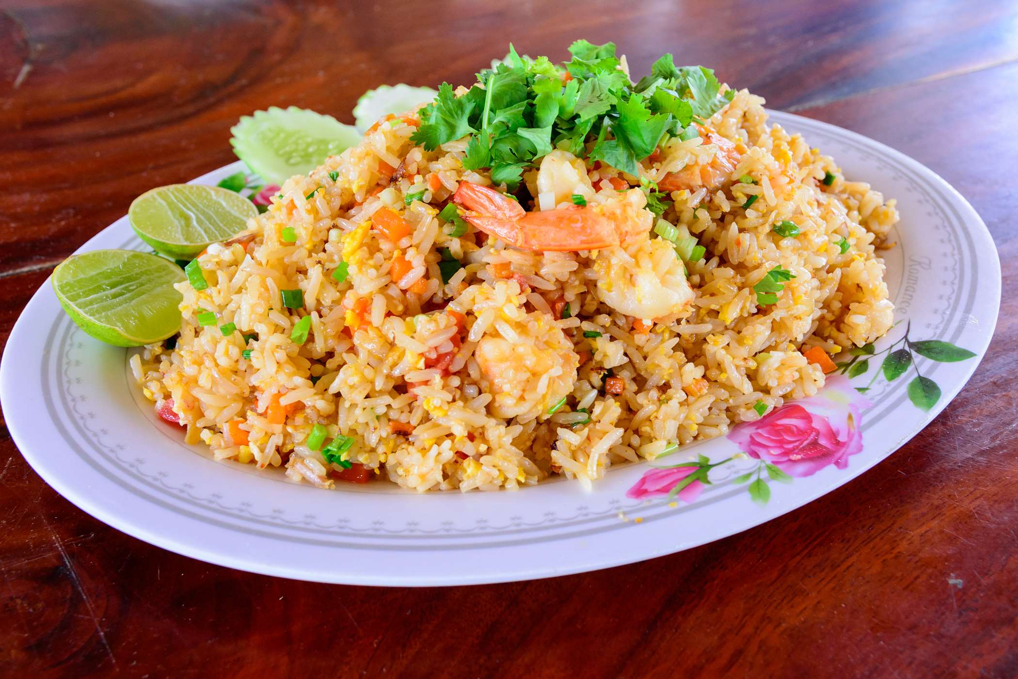 Ryż smażony po kantońsku | przepis na FajneGotowanie.pl